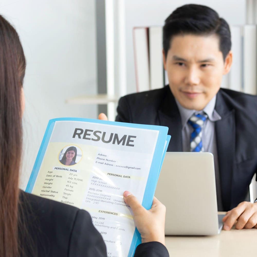 Perbedaan HR Generalis dan HR Spesialis, Mana yang Dibutuhkan Bisnismu ...